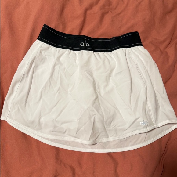 ALO Yoga | Shorts | Alo Yoga Womens White Skort | Poshmark